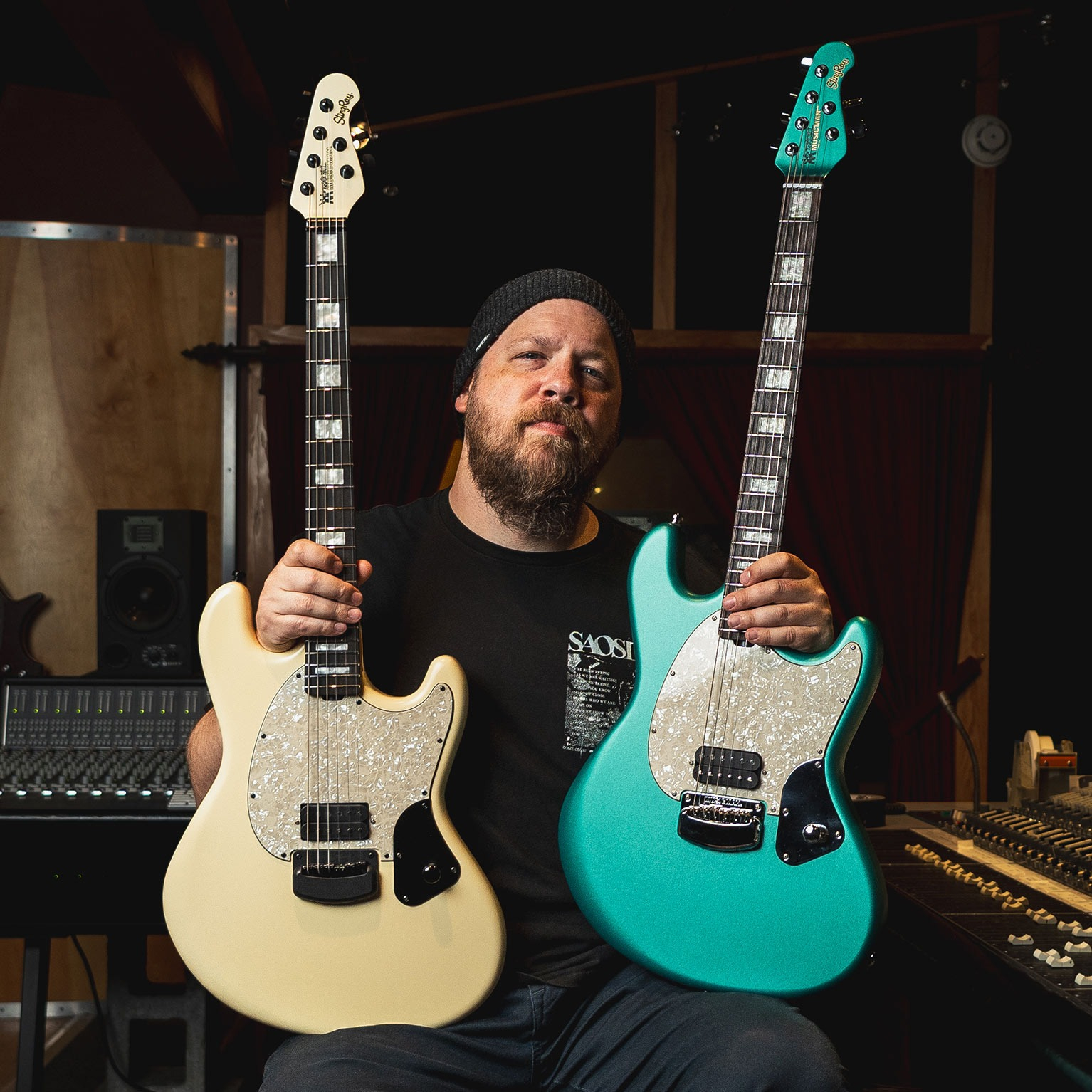 El youtuber Ryan “Fluff” Bruce estrena guitarra signature con Music Man ...