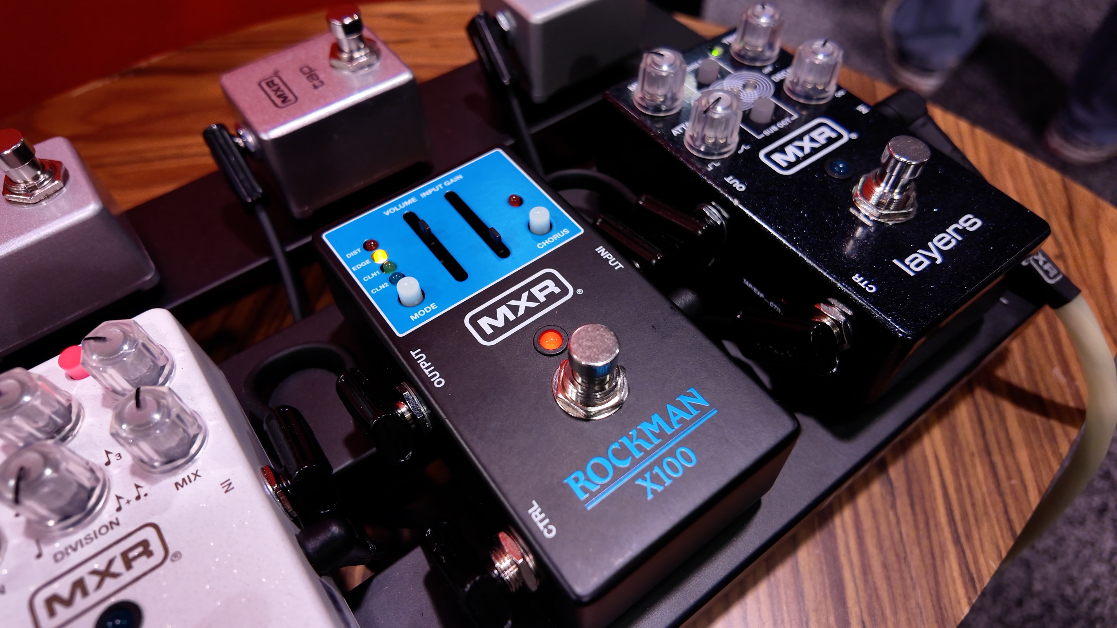 Probando el MXR Rockman X100, el retorno del amplificador de ...