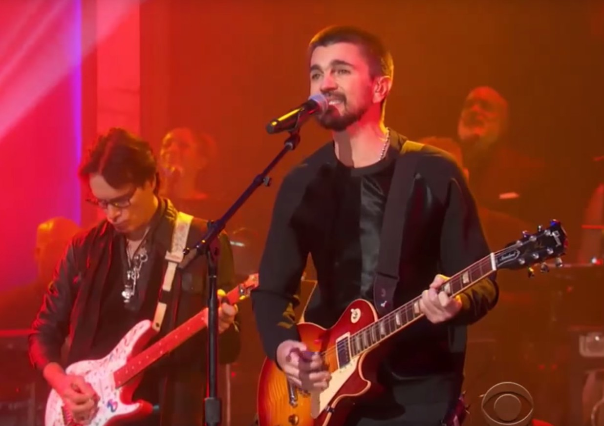 Juanes, Steve Vai y Steuart Smith tocan juntos “Hotel California ...
